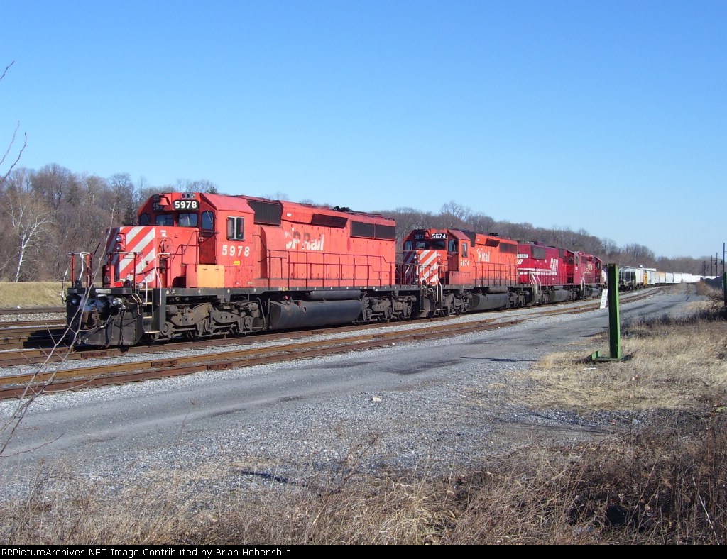 Canadian foreign power at Bethlehem River Yard (CPR 5978, CPR 5674, SOO 6062, SOO 5950)